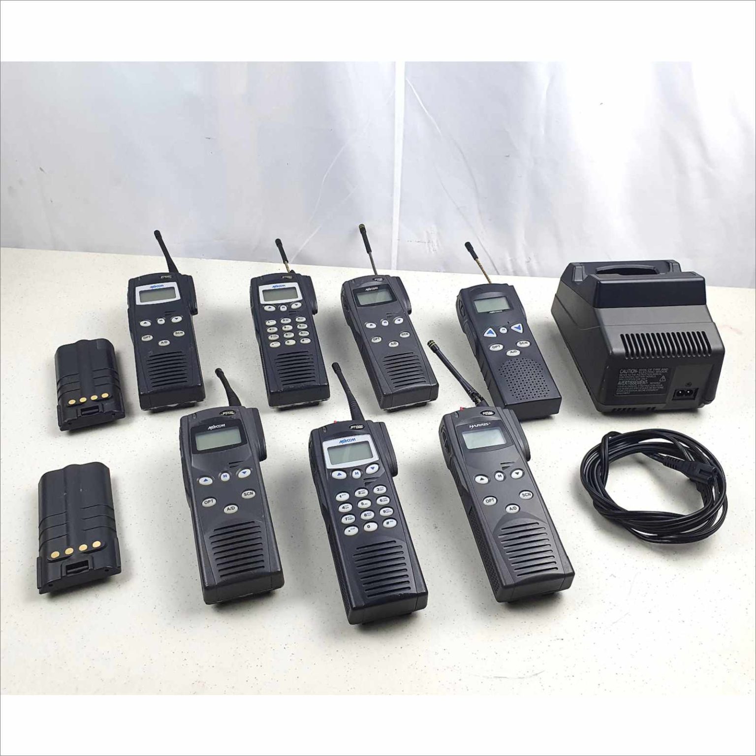 Lot of 7x Harris Macom P5100 P7100IP Two Way Radio with 1x Charging ...