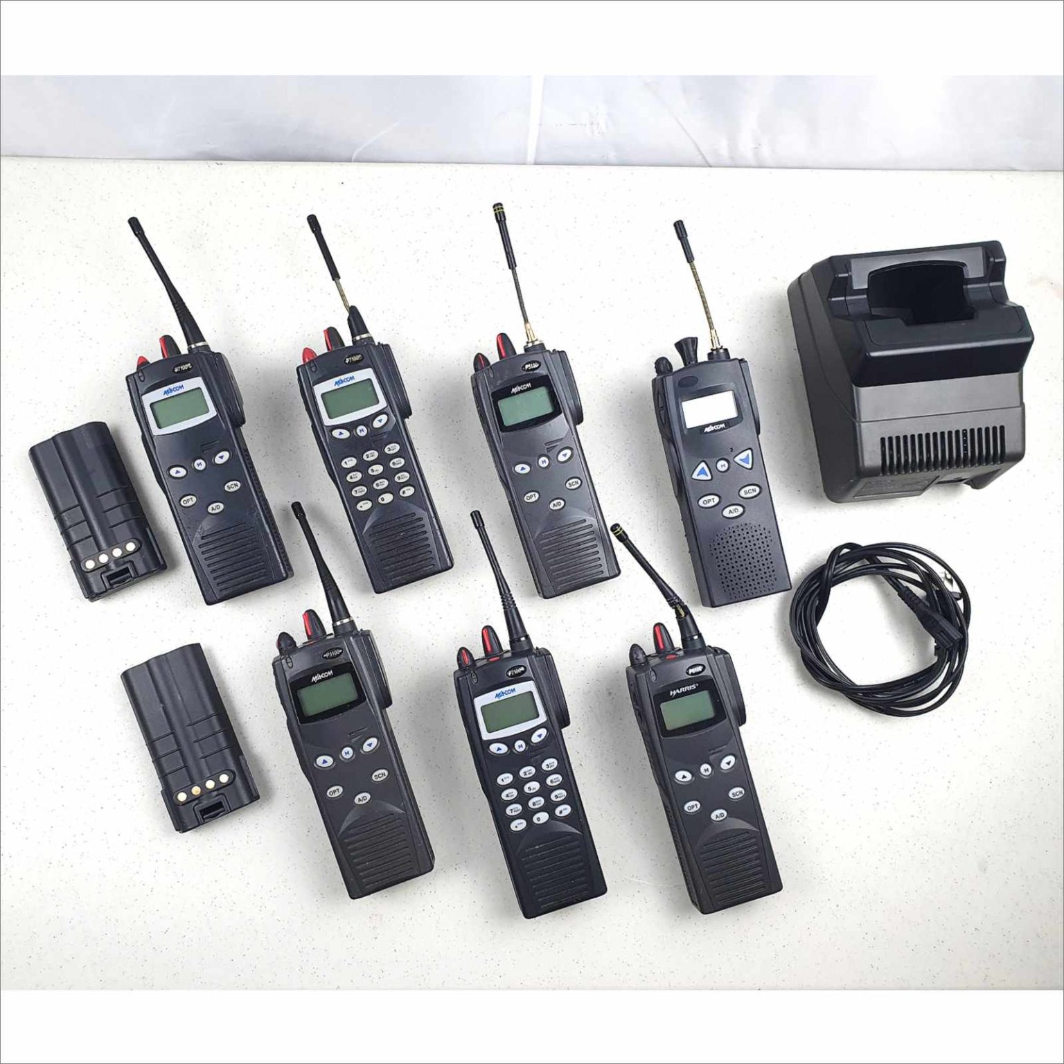 Lot of 7x Harris Macom P5100 P7100IP Two Way Radio with 1x Charging ...